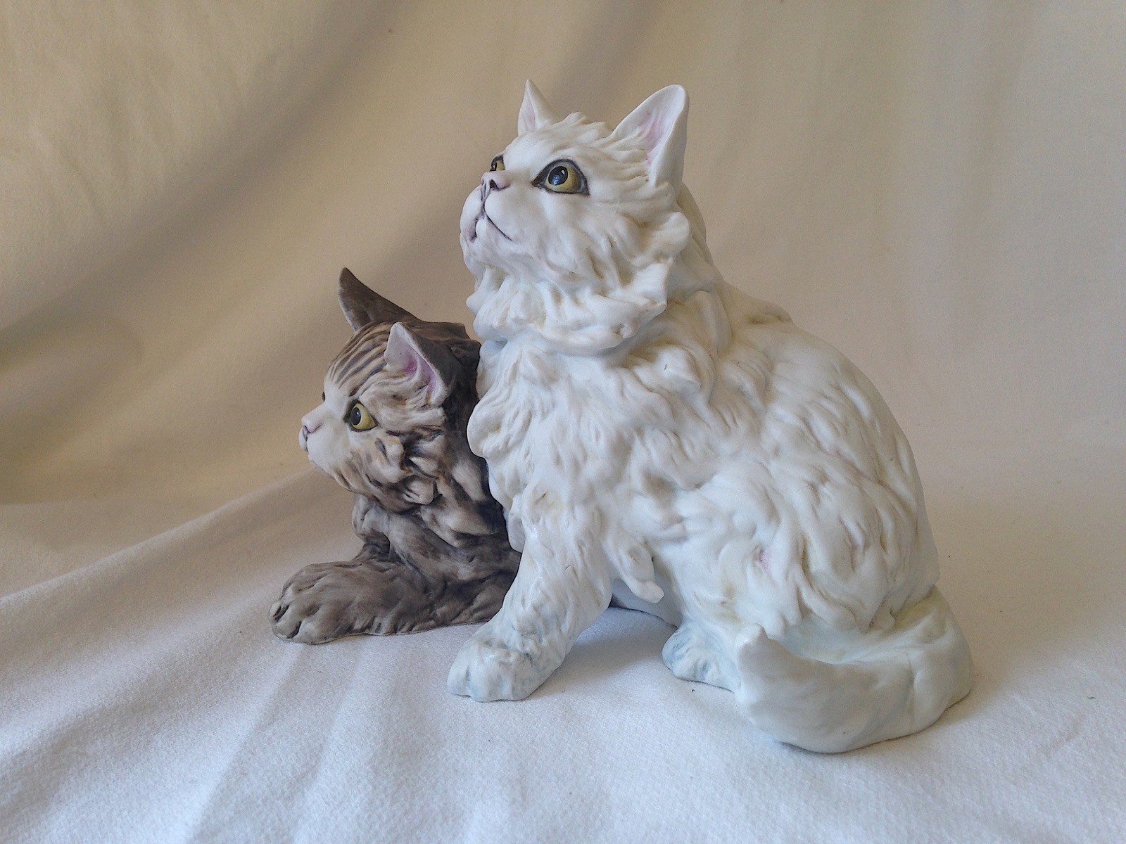 KAISER Porcelain Bisque HP Figurine PAIR OF CATS #490 Artist GAWANTKA ...