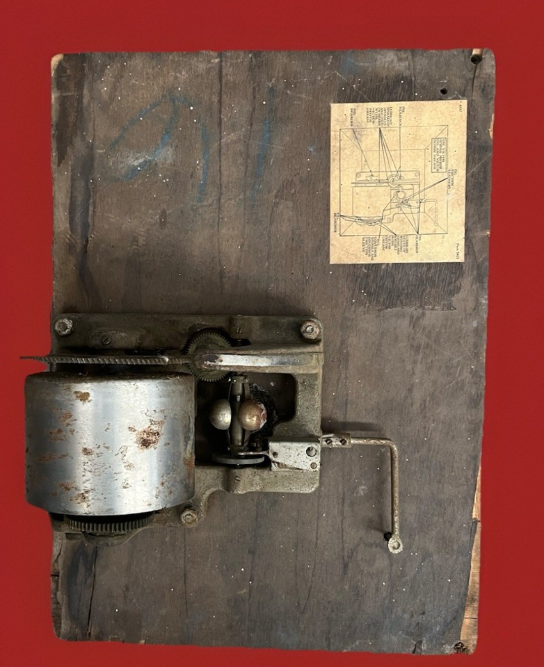 VTG Victor Victrola Phonograph Motor Assembly Only w/Wood Plate ...