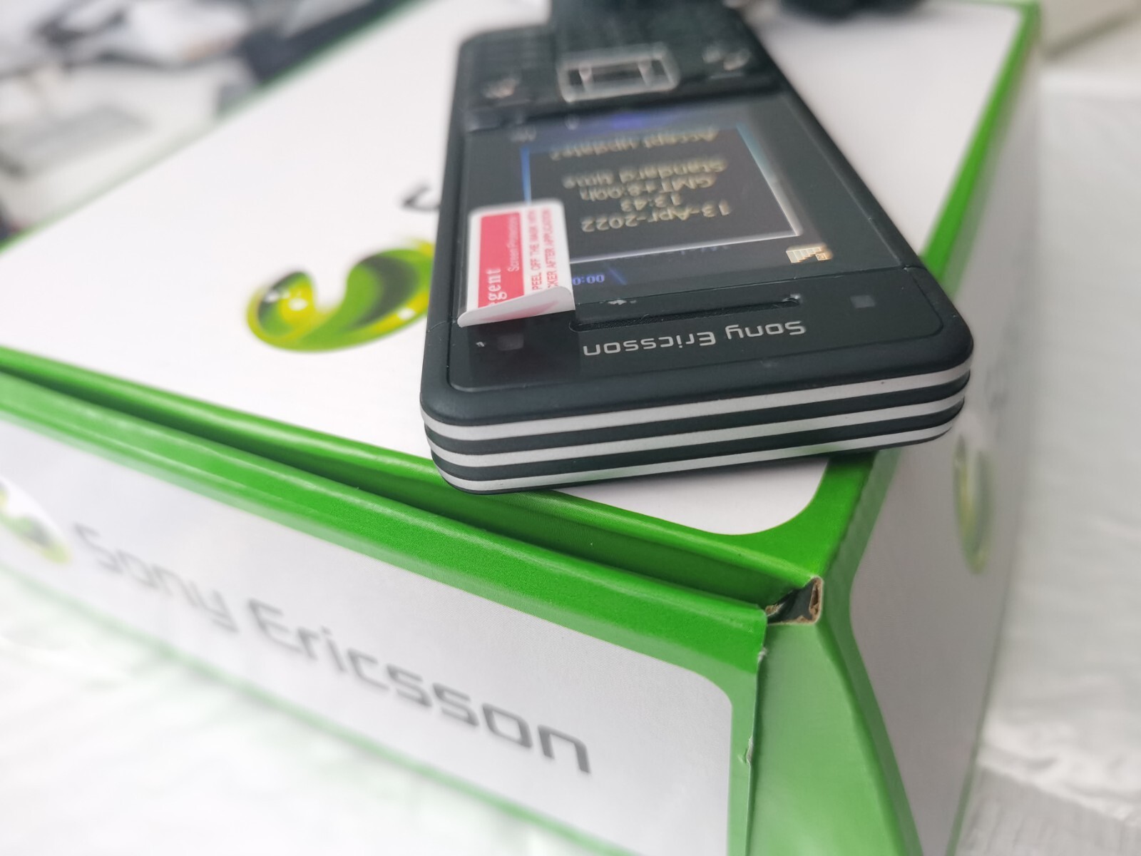 Sony Ericsson C902 - Swift black (Unlocked) Cellular Phone ...