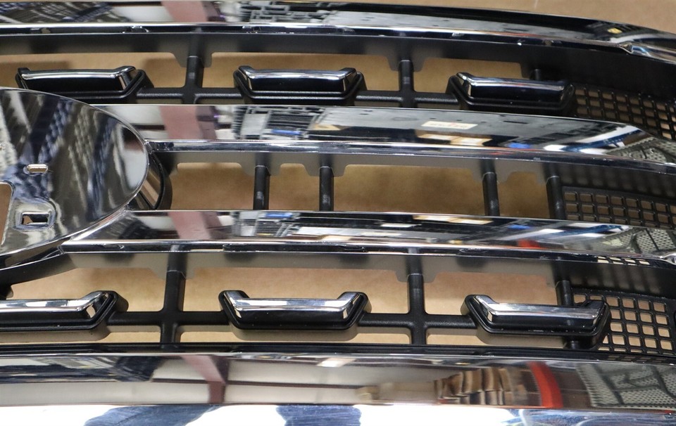 2023-2025 Ford F250 CHROME Grille PC3Z8200CA Super Duty LARIAT OE OEM ...