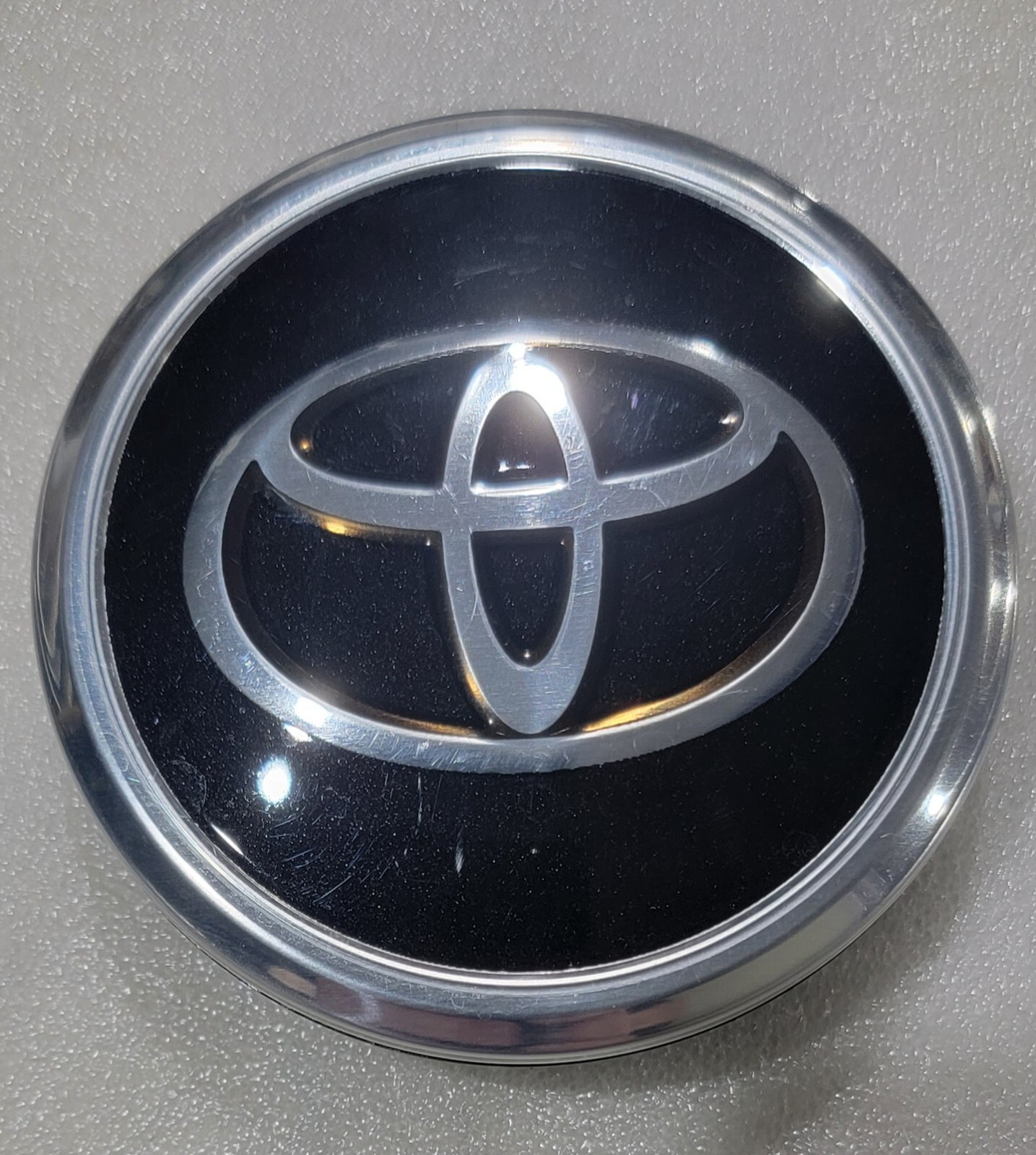 2022-2024 Toyota Tundra OEM Black Center Cap 95296 75256 426030C120 | eBay