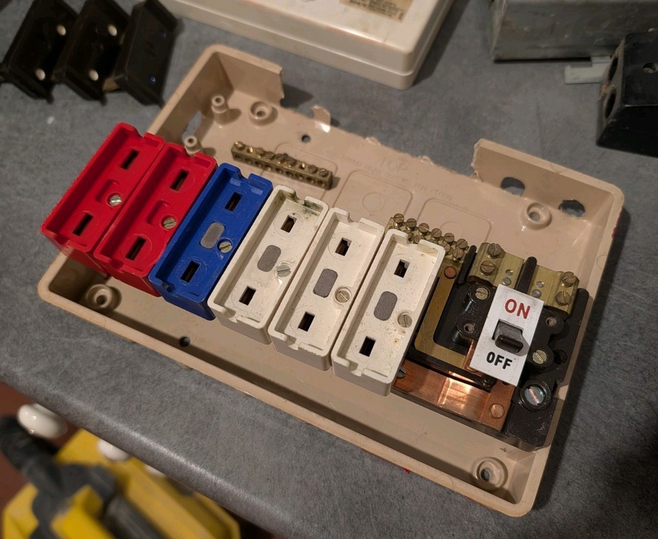 Wylex 604/N 6 Way Fuse Box | eBay UK