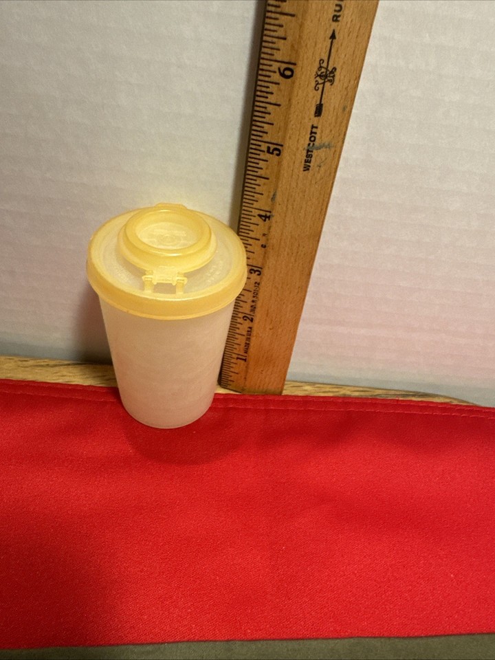 2 TUPPERWARE Salt/Pepper/Spice Shaker Millionaire Line #102 w/Lid ...