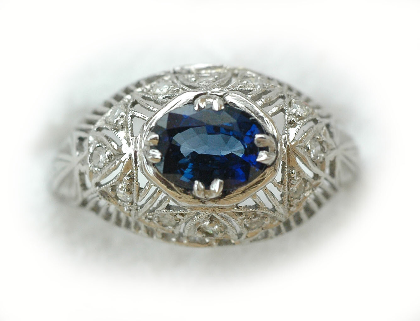 Antique 1920's Gorgeous Blue Color Ceylon Sapphire Di… - Gem