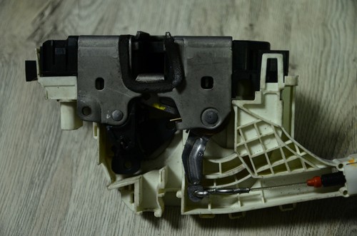 Original MERCEDES-BENZ W906 Sprinter Türschloss vorne rechts ...