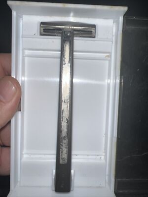 Vintage Gillette Razor - Black and Silver Handle - Cartridge Razor ...