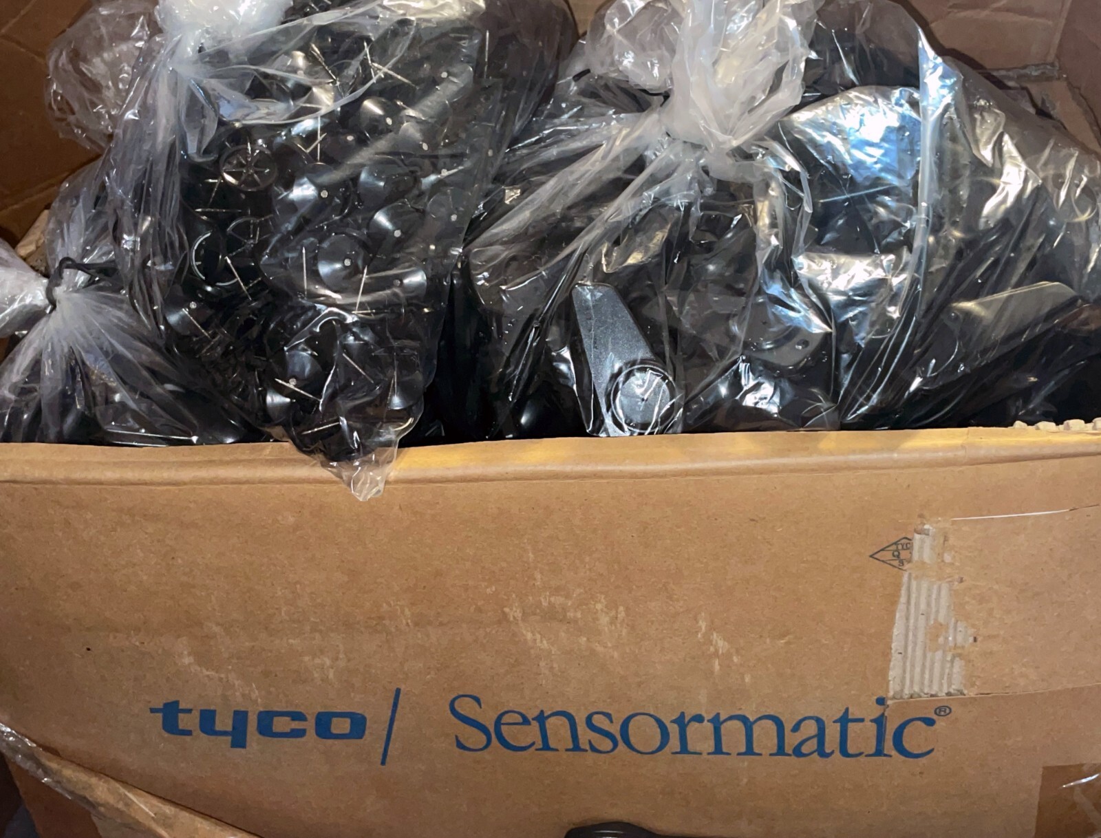 1,000 Tyco Sensormatic Supertag Security Tags with Pins | eBay