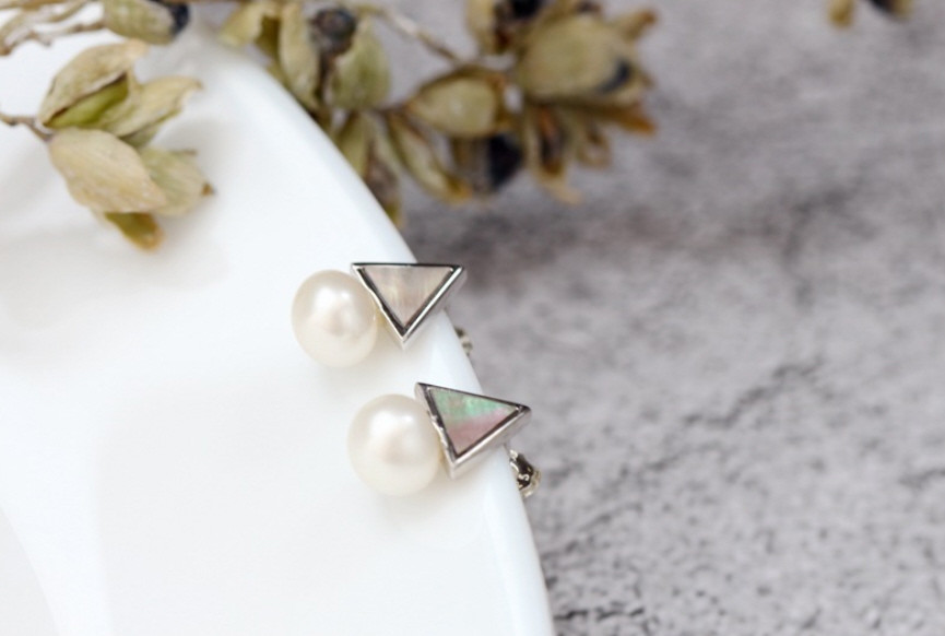 B06 Earring Plug White Freshwater Pearls Triangle Pearl Sterling Silver ...