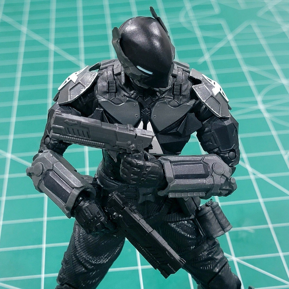 Custom Arsenal pack resin cast pistols redhood arkham knight mcfarlane ...
