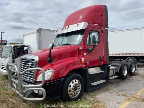 2017 Freightliner Cascadia 125 Daycab Semi Truck Tractor A/T bidadoo ...