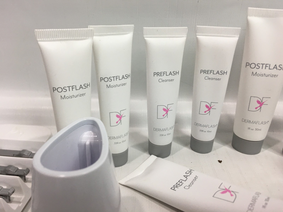 Dermaflash sonic dermaplaning Preflash + Postflash with 32 refills | eBay