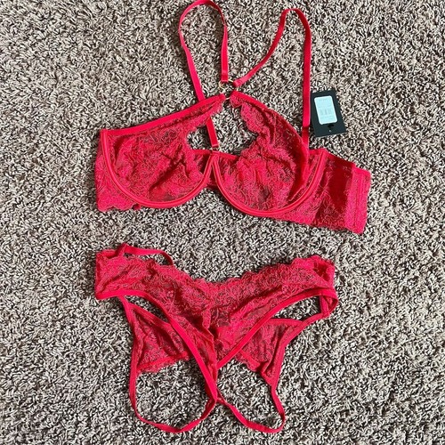 Fredericks of Hollywood Women's Red Lace Bra & Thong Set Size Large/XL ...