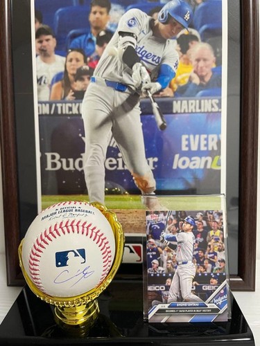 Shohei Otani Autographed Ball Topps Card Photo Set Dodgers MLB Gold ...