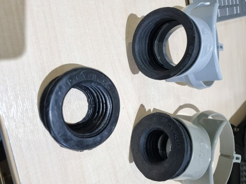 Rubber Boss Adaptor Push-Fit Black For 63MM Strap On Boss Soil Pipe 32 ...