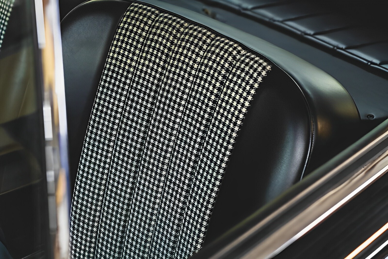 PORSCHE "Pepita" Seating Fabric Car Upholstery BLACK/WHITE Houndstooth ...