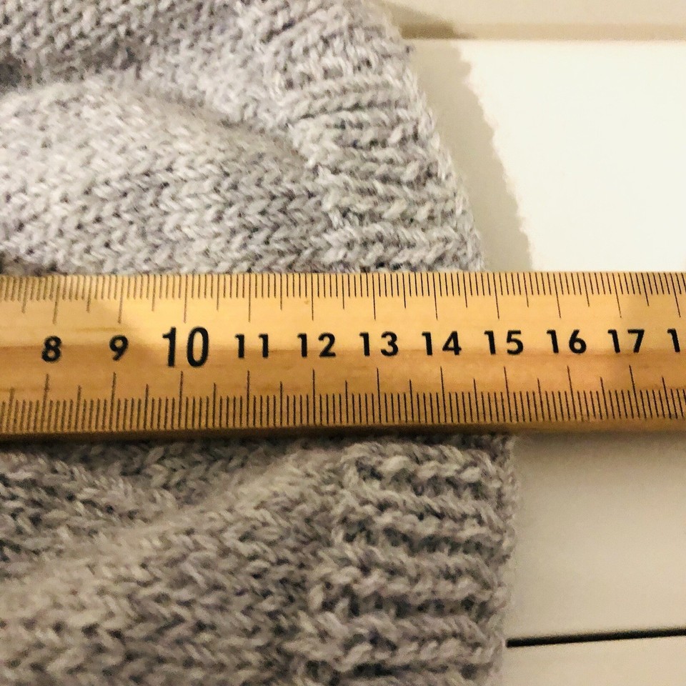 Youth Size Small Grey Skull Cap Hat Hand knitted Fitted 15cm from ...