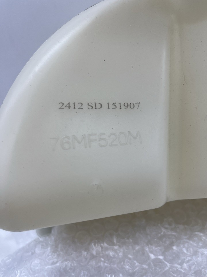 Coolant Reservoir Radiator Expansion Tank 76MF520M for Mack GU7 GU8 CV ...