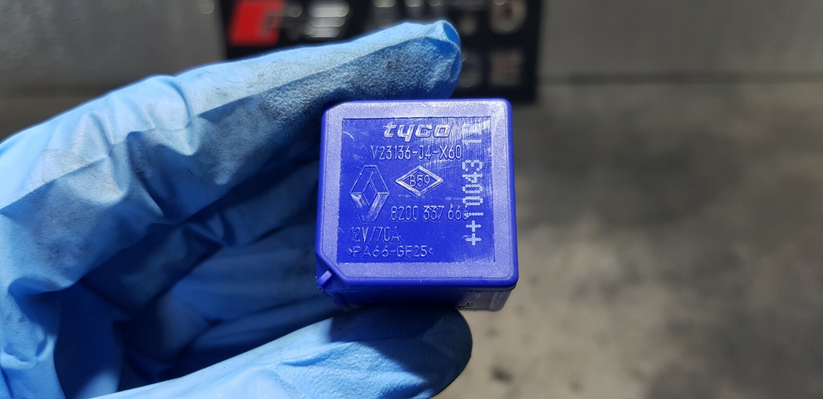 RENAULT MEGANE 2010 4 PIN BLUE RELAYS V23136-J4-X60 X 3 | eBay UK