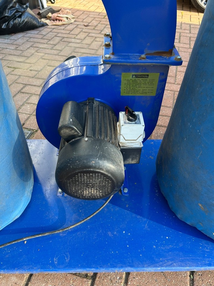 Charnwood W692 woodworking double bag dust & chip extractor, single ...