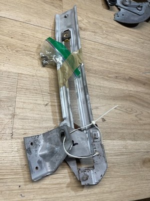 1971 CUDA CHALLENGER E-BODY RGHT PASSENGER QUARTER WINDOW TRACK + BOLT ...