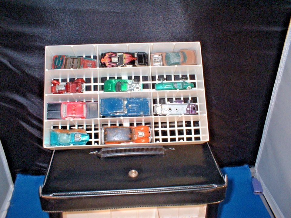 HOT WHEELS ORIGINAL REDLINE LOT CARS AND 48 CAR COLLECTORS CASE READ ...