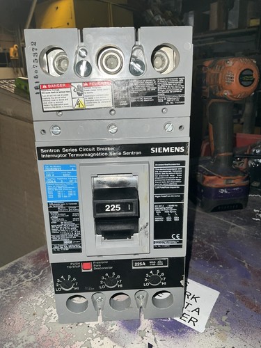 FXD63B225 Siemens 3Pole 225A 600VAC 35KA Molded Case Sentron Circuit ...