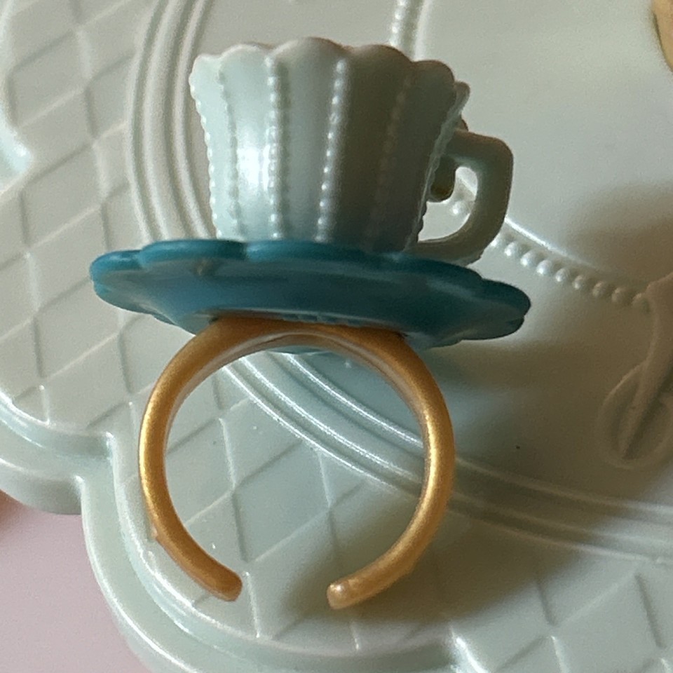 Ever After High Madeline Hatter Hat-Tastic Tea Party Tea Cup Ring ...