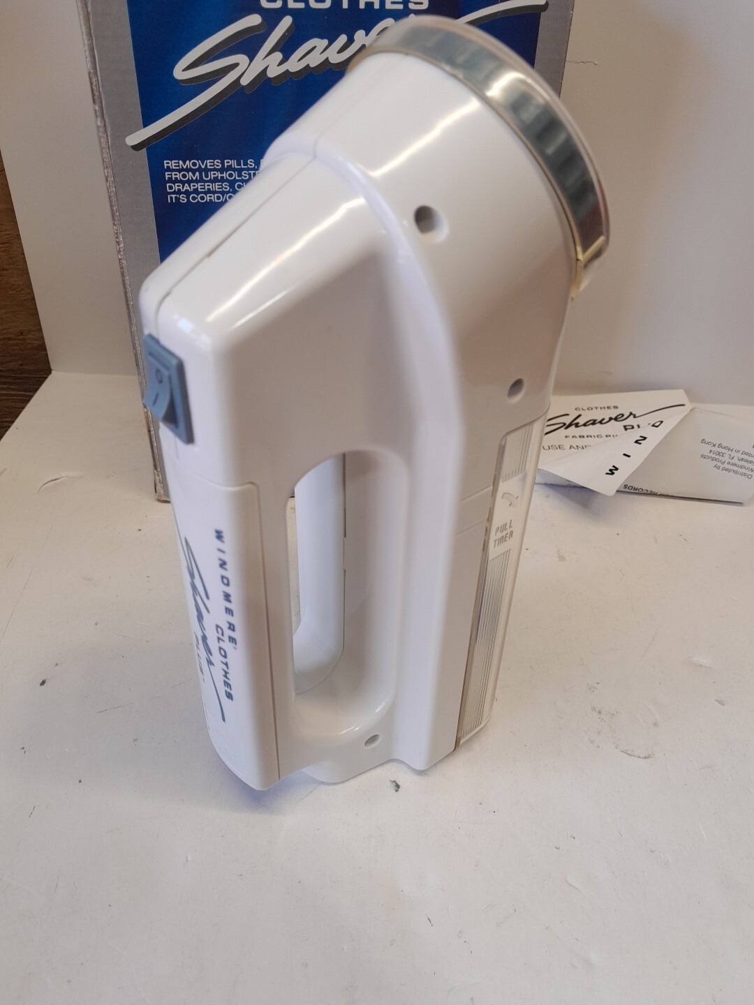 Windmere Clothes Shaver Plus Cordless Fabric Pill Fuzz Remover Heavy ...