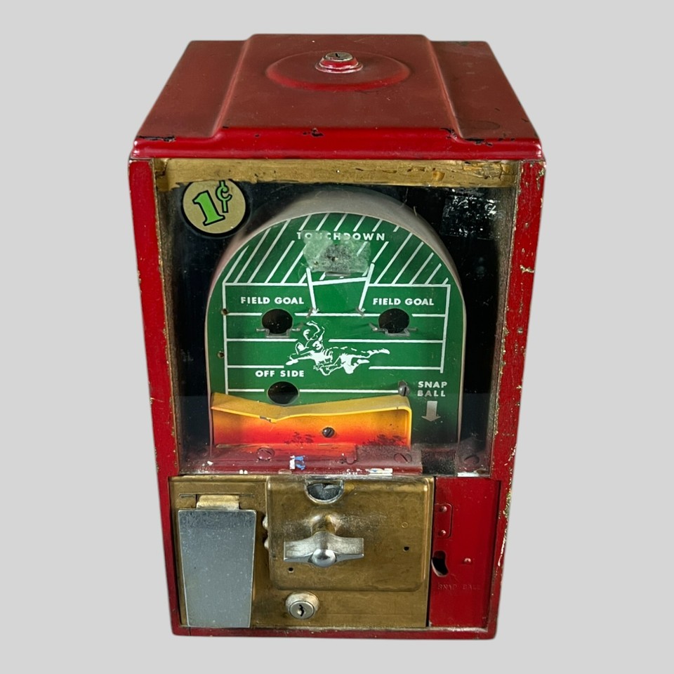 Vintage Victor 'Universal' 1 Cent Football Gumball Machine Trade ...
