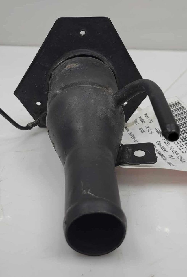 07 - 09 GMC Yukon XL Chevy Suburban Fuel Filler Neck Assembly OEM ...