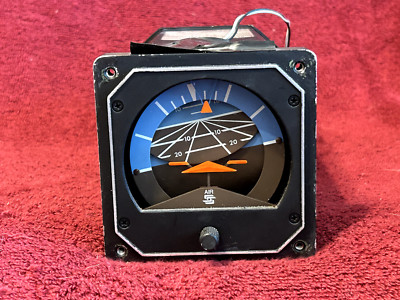 CASTLEBERRY 900-23V ATTITUDE GYRO INDICATOR P/N 504-0027-901 S-TEC 6413 ...