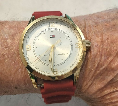 TOMMY HILFIGER GOLD TONE TH270.1.95.2160 WATER RESISTANT WATCH | eBay