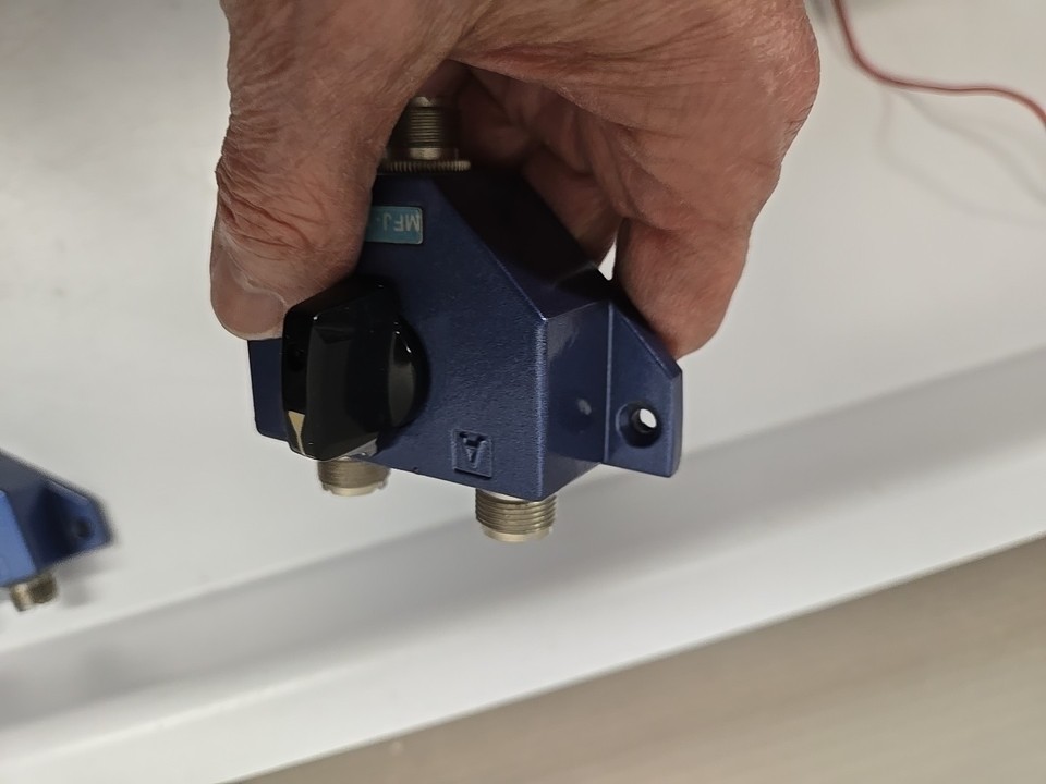 MFJ 2 Position Antenna Coax Switch MFJ-1702B Ham Radio Operators | eBay