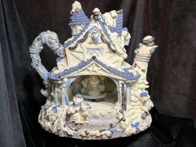 Christmas House Tea Pot Kettle Wind Up Music Box Christmas Décor blue ...