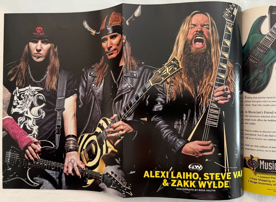 Guitar World - Apr 2005 w/Fold-Out - The Mars Volta - The Killers ...