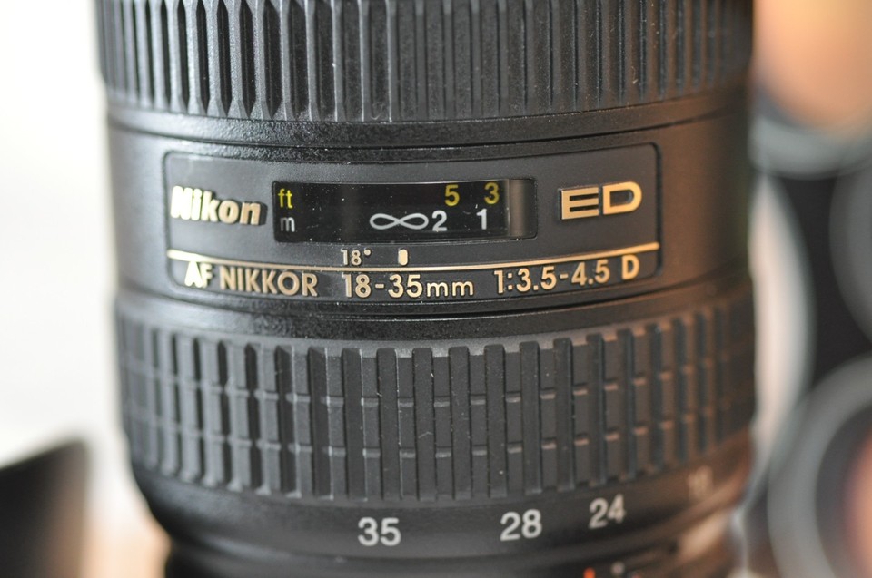 Nikon ED AF D Zoom Nikkor 18-35mm f/3.5-4.5 FX lens HB-23 for D90 D610 ...