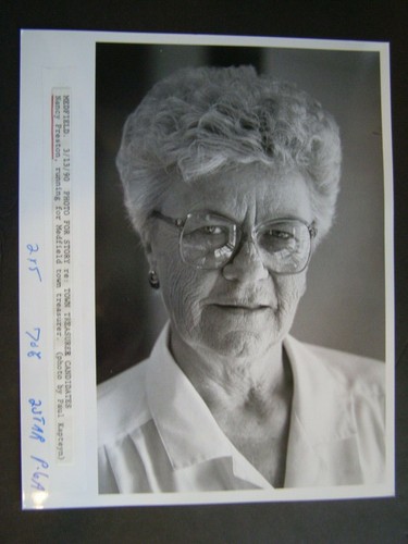 Glossy Press Photo 1990 Nancy Preston running for Medfield Town ...
