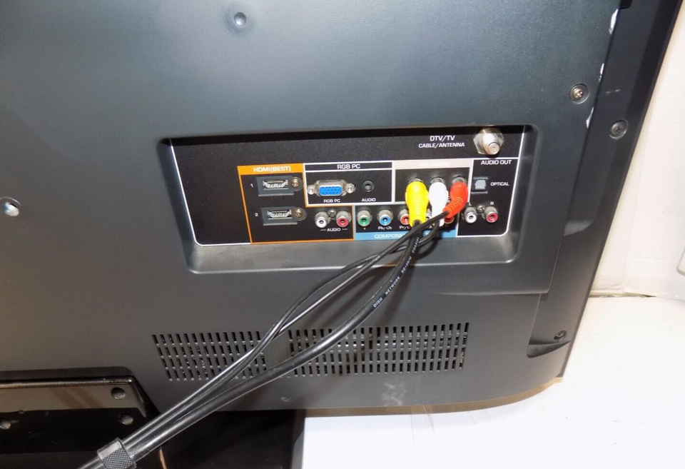 VIZIO E420VL 42 Inch HD TV with HDMI and PC Input with Remote Control ...