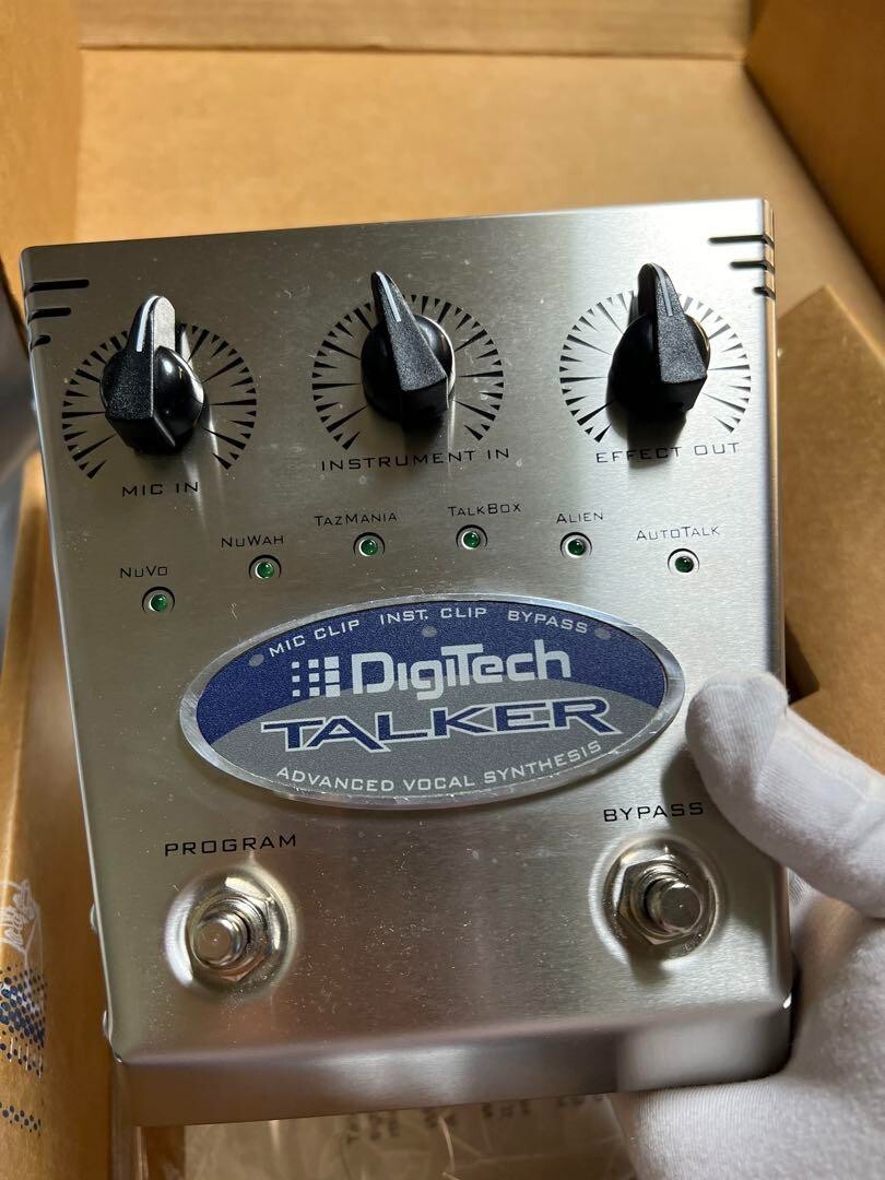 DigiTech Talker Advanced Vocal Synthesis Vocoder Talking Modulator ...