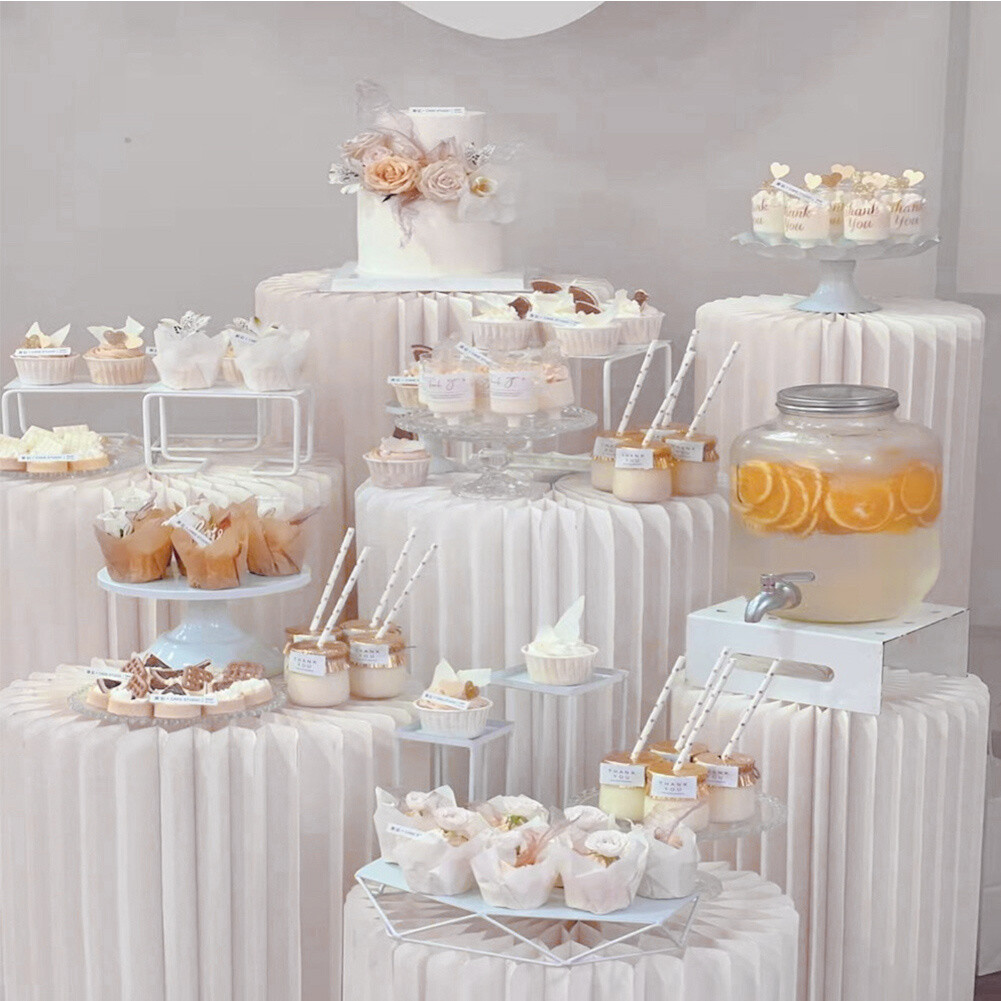 Wedding Cakes Display Table Setting