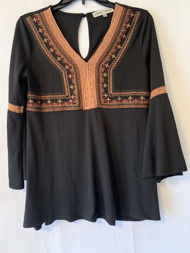 Women’s Absolutely Famous Top With Embroidery Size Small, Color Black ...