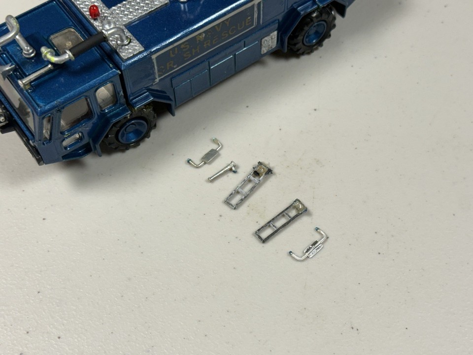 US NAVY Blue Conrad, E-One Titan III Airport Crash / Fire Truck, 1:50 ...
