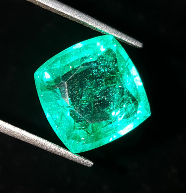 Certified Natural Green Emerald 8.52 Ct Loose Gemstone Cushion Cut A+ ...