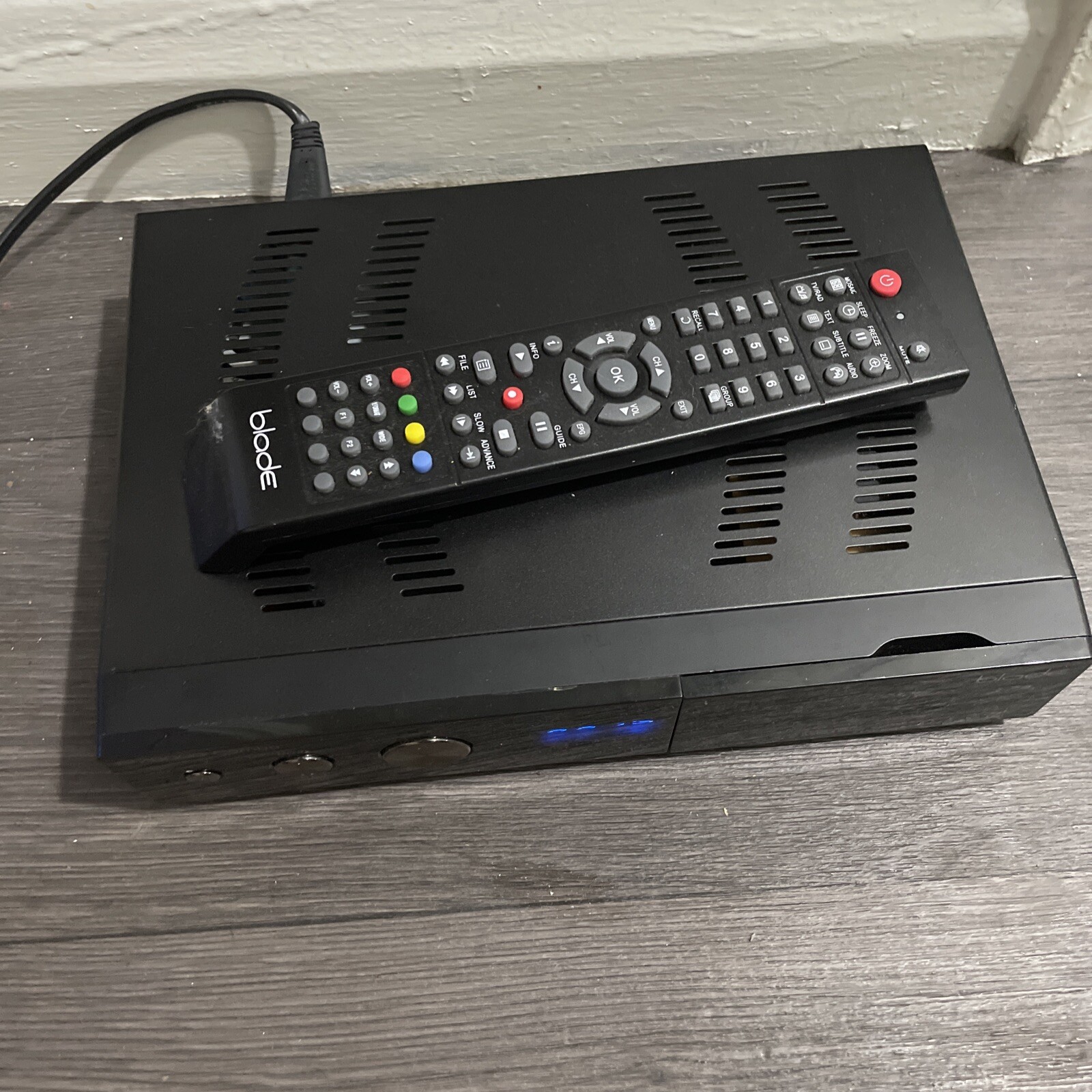 Blade Media Box - BM8000 Combo Free Sat Satellite iPTV box, TV With ...