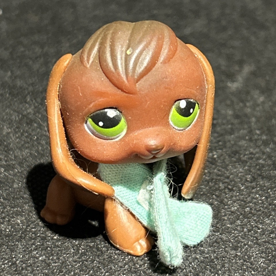 Littlest Pet Shop LPS Dark Brown BEAGLE #77 Retired & Rare W/ Accessory ...