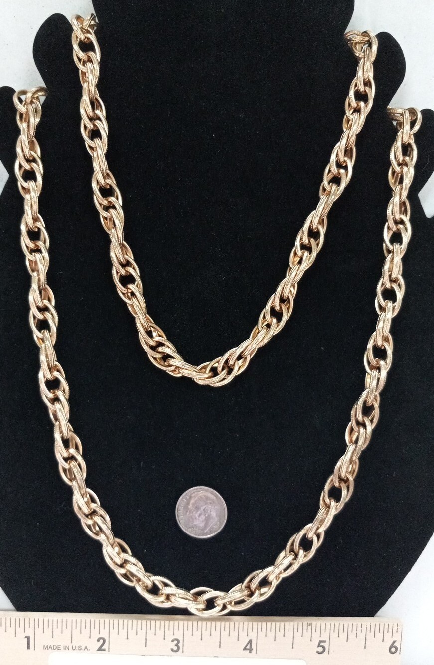 37" HEAVY GOLD TONE CHAIN Single Strand Finely Detail… - Gem