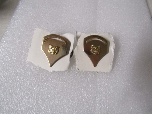 MILITARY INSIGNIA GOLD COLOR PIN ON RANK SET OF 2 E-5 SPECIALIST 5 FIVE ...