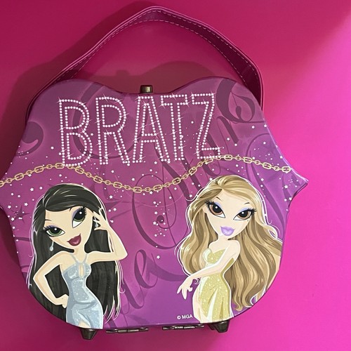 Bratz Doll Makeup Lip Shaped Case With Mirror 2007 | eBay