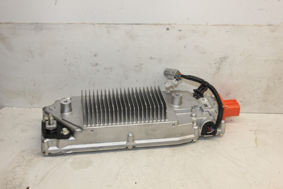 OEM Hybrid DC Converter Inverter Toyota RAV4 04003-15142 (VN72) | eBay