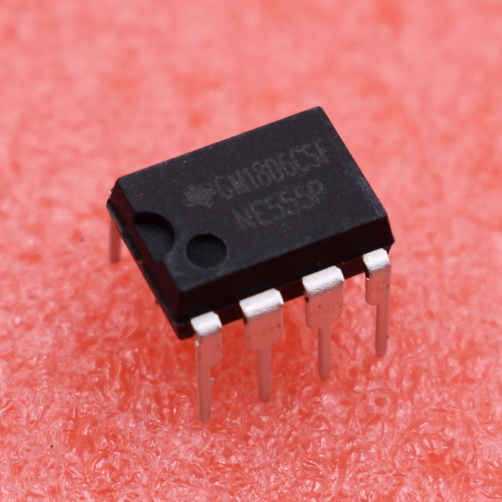 10/20/50/100PCS New NE555P NE555 DIP-8 SINGLE BIPOLAR TIMERS IC TOP ...